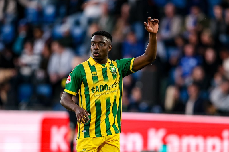 ADO Den Haag krijgt in absurdistisch decor steun uit onverwachte hoek ...