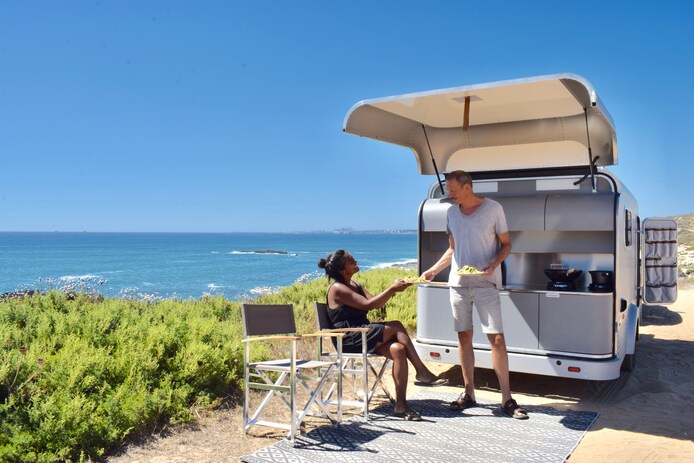 Nieuwe, Nederlandse caravan heeft eigenwijze trekjes | Auto | AD.nl