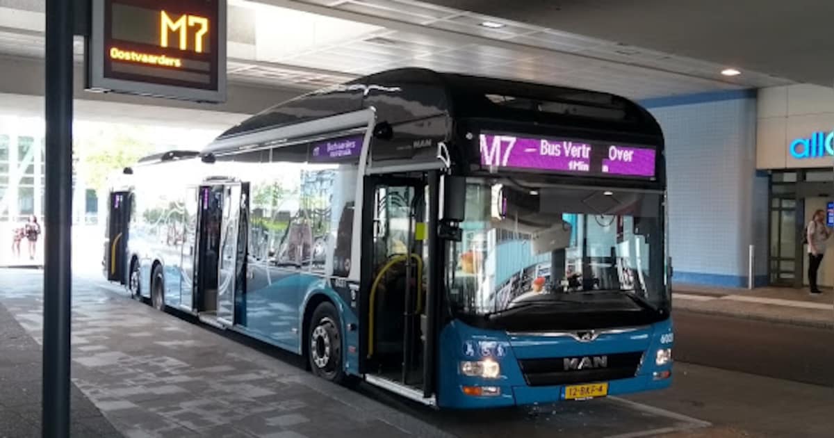 Minder bussen in Almere door zomerdienstregeling en werkzaamheden ...