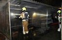 Stapel oude matrassen in brand in Biezenmortel | Foto | AD.nl