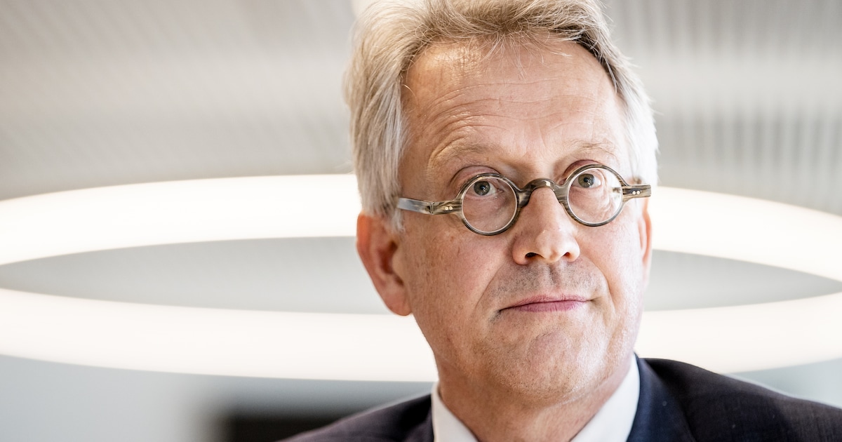 Rotterdamse hoofdofficier van justitie Hugo Hillenaar vertrekt ...