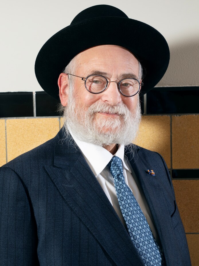 Opperrabbijn verzoent zich na jarenlange verachting met kleinzoon ...