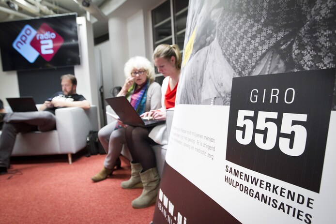 Praat mee: ik geef wel of niet aan Giro555 en wel hierom | Praat mee | AD.nl
