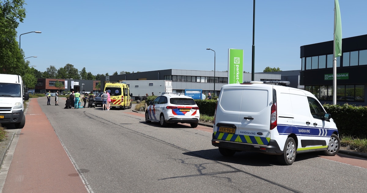 Bestuurder van scootmobiel gewond bij botsing met auto in Boxtel ...