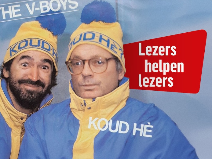 Met de muts van Henk en Harry op, zingt Albert ook: Wat is het koud hè ...