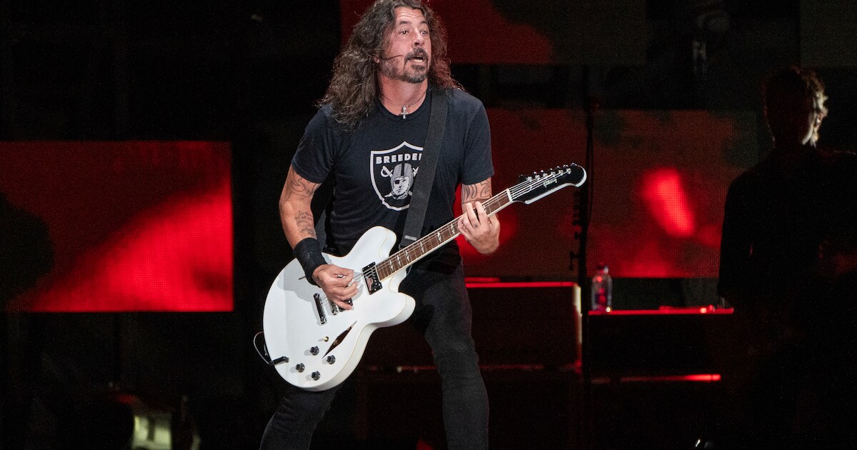 Foo Fighters annuleert eerste show na nieuws over affaire Dave Grohl ...