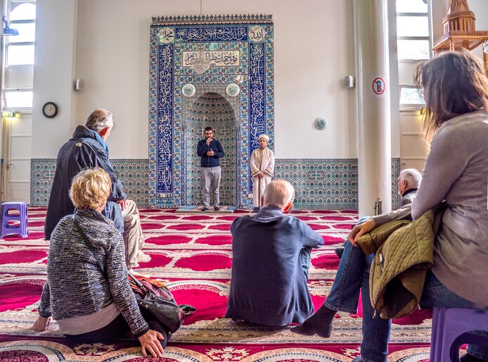 Delft liet ‘mystery moslims’ illegaal infiltreren in moskeeën: ‘We zijn ...