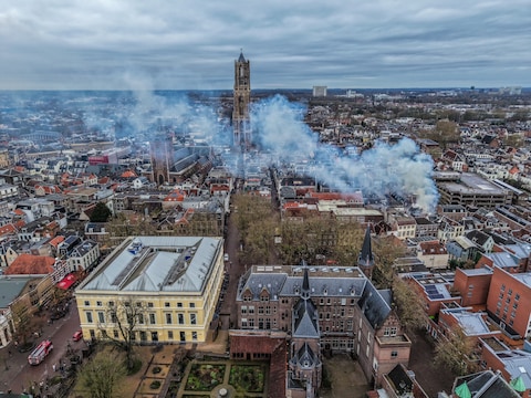 LIVE | Grote brand en meerdere explosies in binnenstad Utrecht, één ...