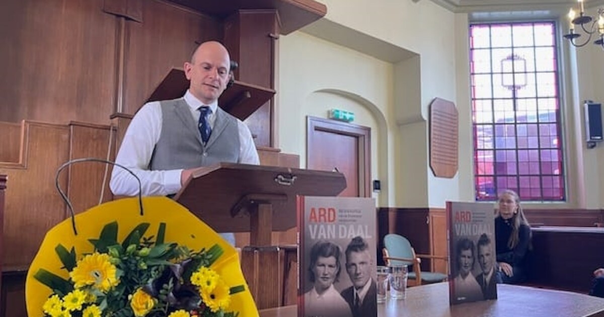 Eerste boek over verzetsman Van Daal uitgereikt: ‘Hij moet een eervolle ...