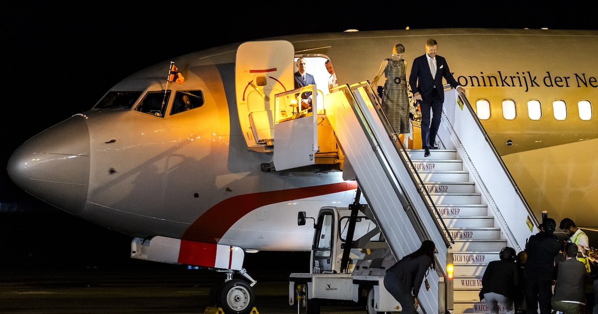 Koning Willem-Alexander landt regeringstoestel veilig in Suriname ...