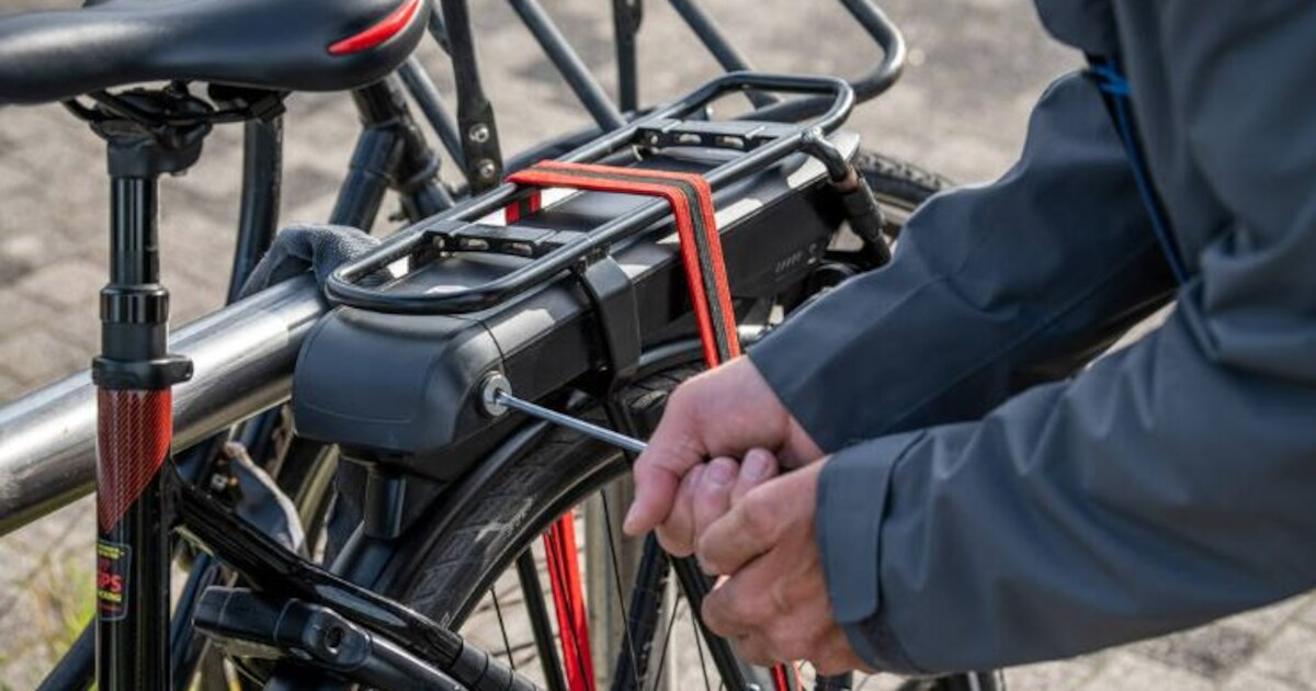 Fietsendief trekt zich van winkelend publiek niets aan, politie betrapt ...