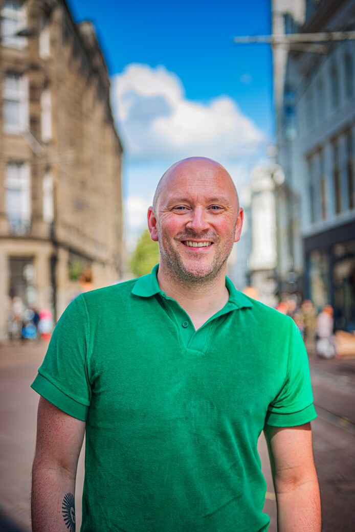 Voorzitter COC pleit voor vernieuwd activisme: 'Vaker de barricade op ...