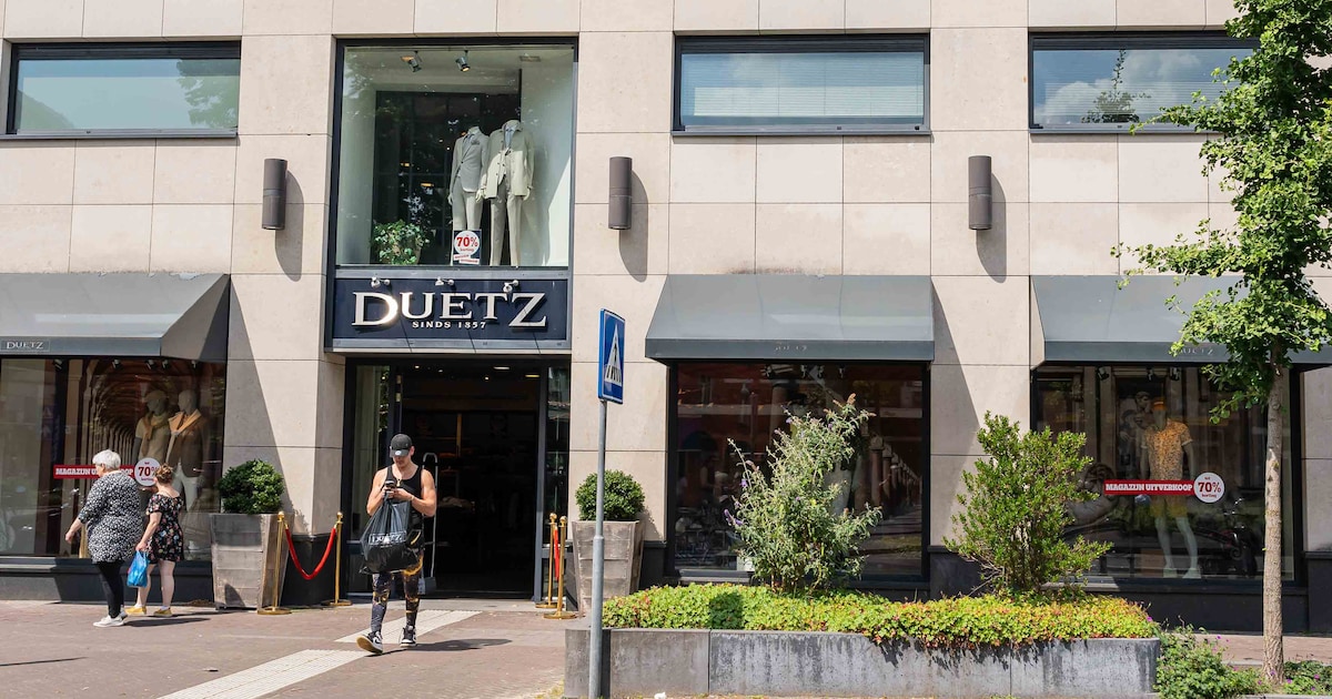 Na meer dan 160 jaar is kledingwinkel Duetz plots failliet: hoe kon dit ...