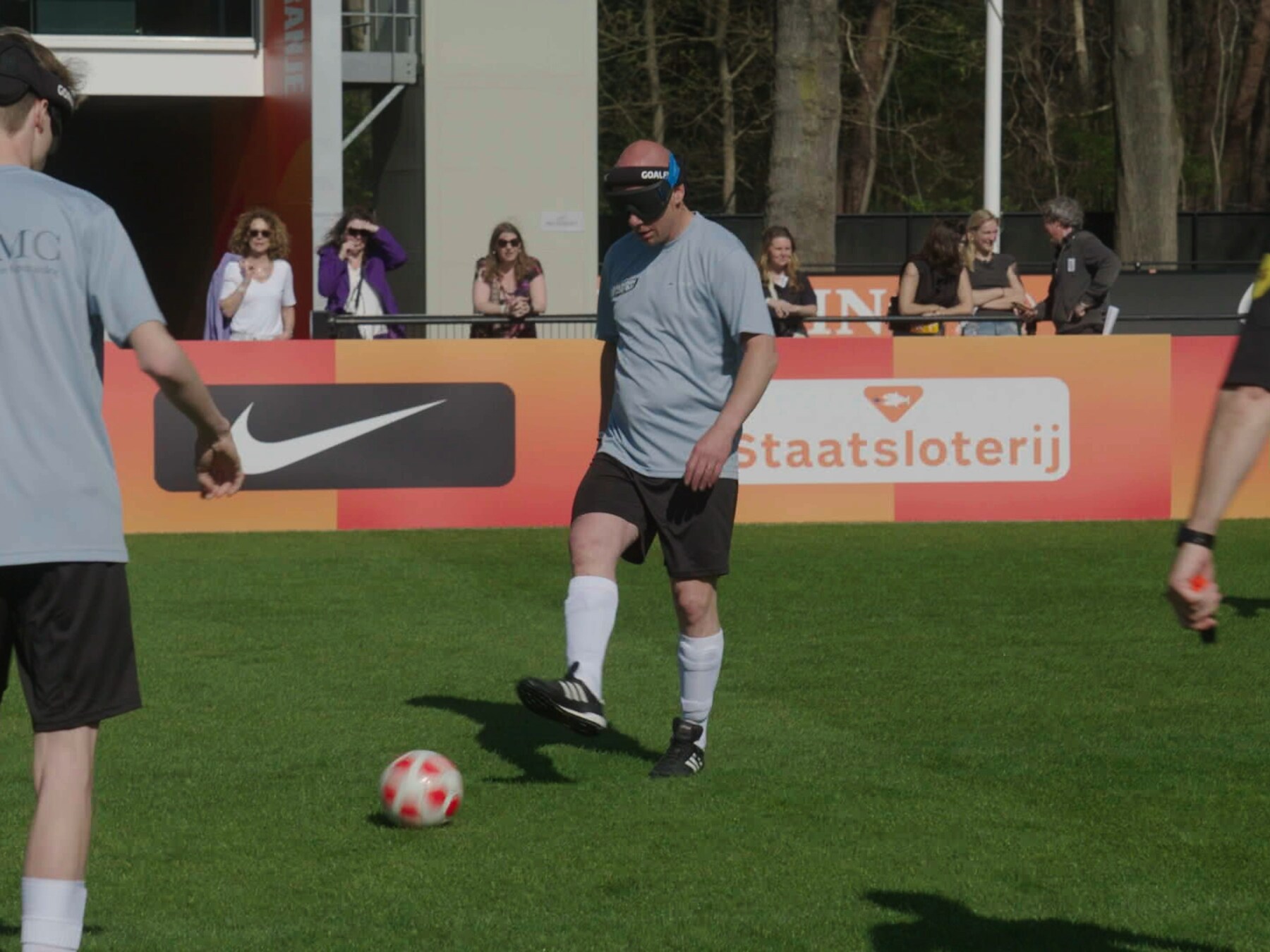 Tranen in Beste zangers door optreden Typhoon: ‘Hij is echt een engel ...