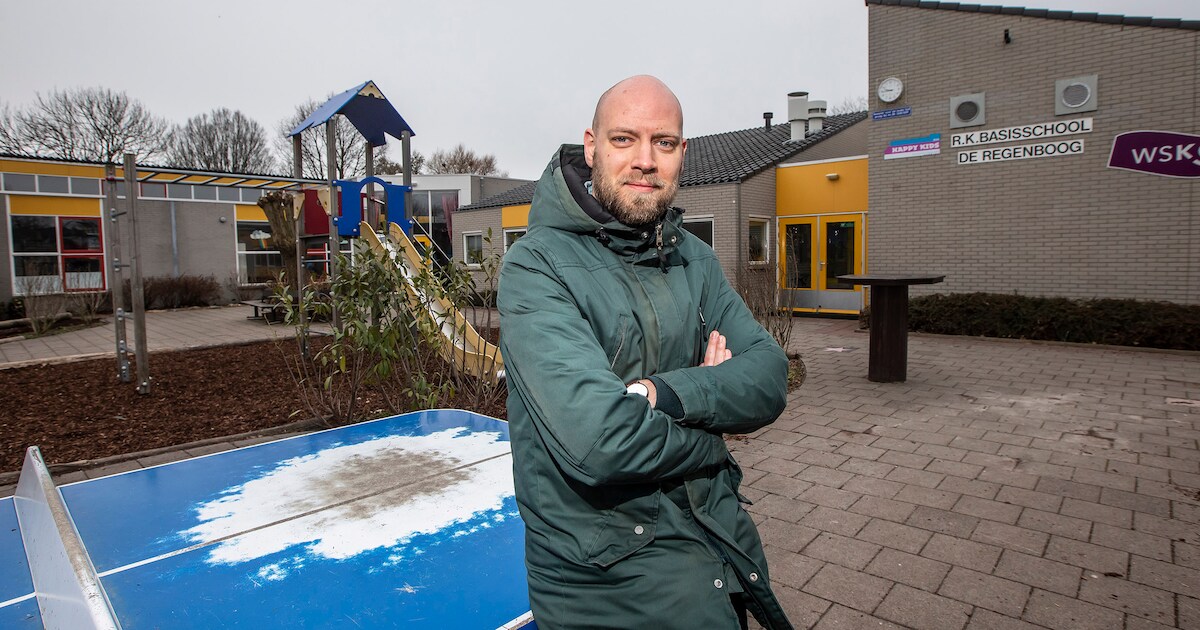 Meester Benjamin (30) begint als basisschooldirecteur in coronatijd ...