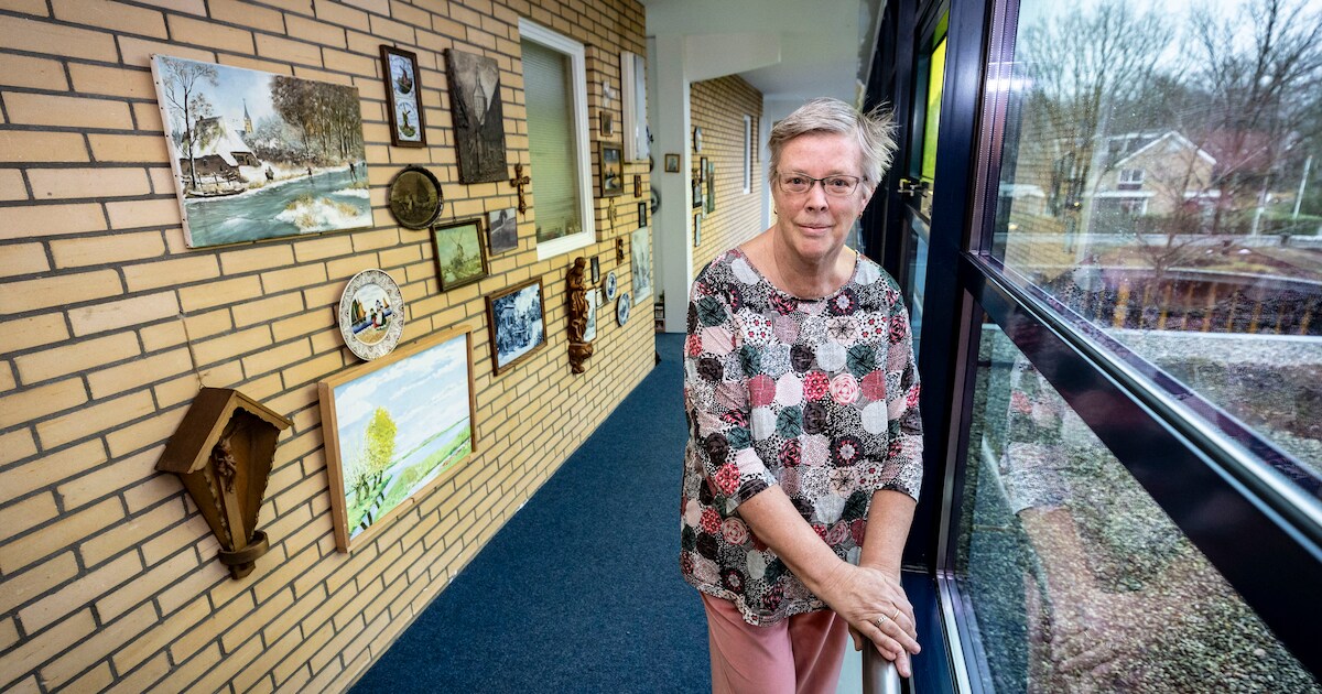 Inge uit Oldenzaal is het vechten beu en haalt de schilderijtjes weg ...