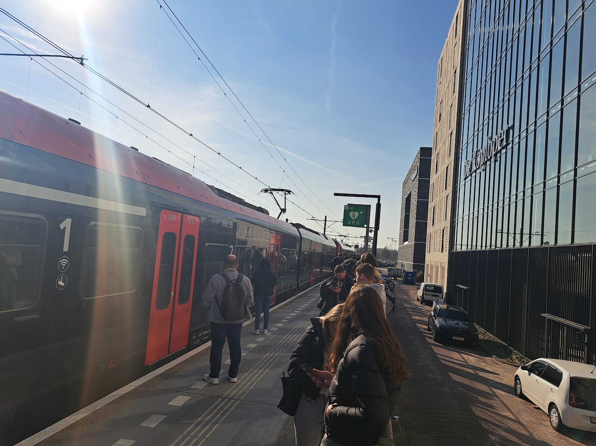 Overwegstoring tussen Alphen en Gouda opgelost | Foto | AD.nl
