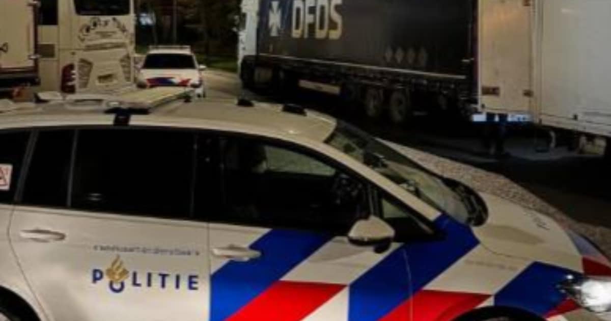 Drie dieven op heterdaad betrapt na diefstalpoging lading bij slapende ...