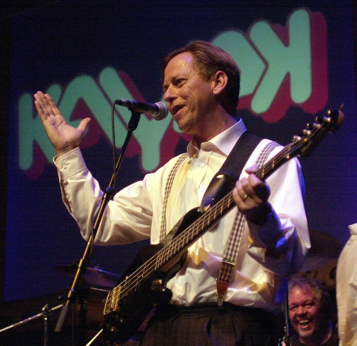 Van bassist bij Kayak tot staatssecretaris van Cultuur: Cees van ...