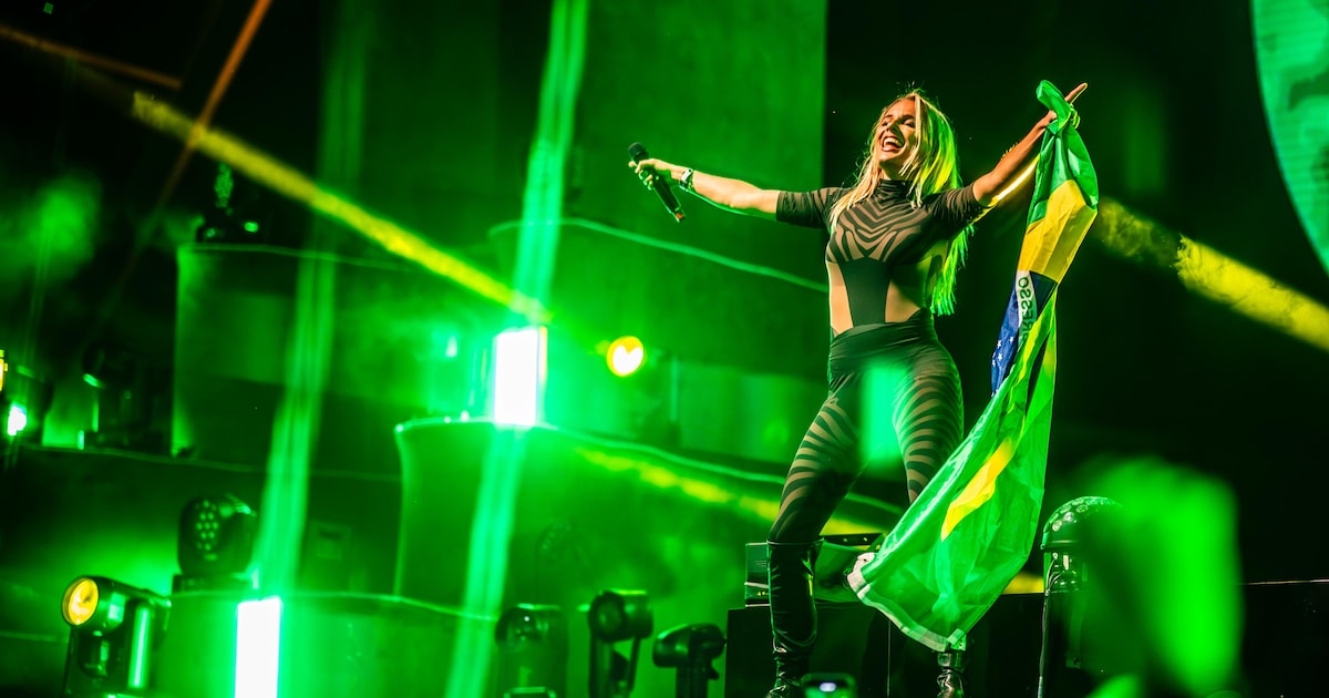 Nikki Born (26) leeft haar droom als zangeres: ‘Ik geniet van elk ...