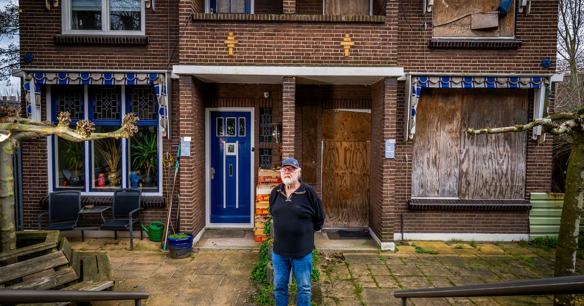 Dick (78) raakte zijn buren kwijt in spooks­traat: ‘Als buurvrouw ...