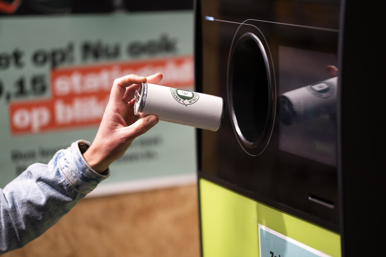 Gaan we echt 15 cent meer statiegeld betalen? 'Bedrijven weigeren de ...