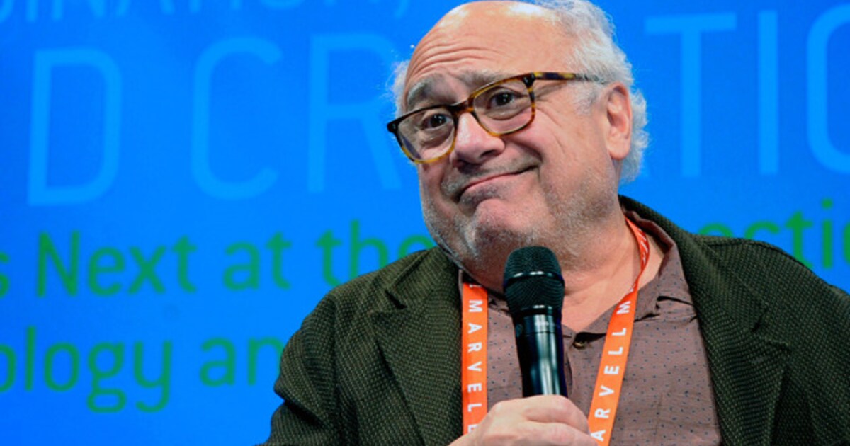 Danny DeVito haalt alles uit de kast om huwelijk te redden | Show | AD.nl