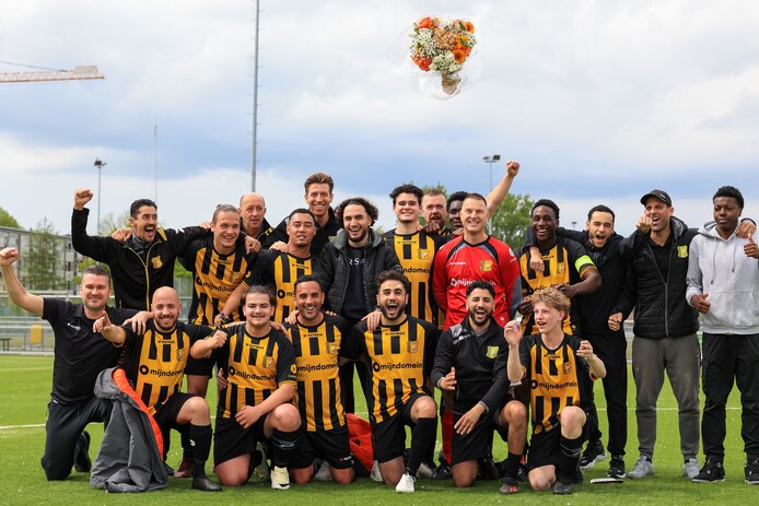 De kampioenen van RAS spelen al sinds de F’jes samen: ‘Een groep gasten ...
