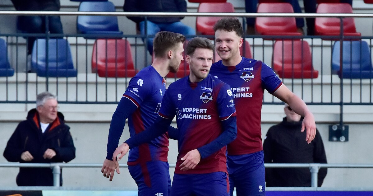 Sil van Ooijen (FC ’s-Gravenzande) neemt revanche na rode kaart: ‘Ik ...