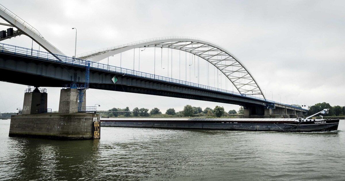 Merwedebrug volgende week vrijdag open voor trucks | Rivierenland | AD.nl
