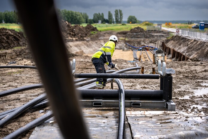 Veel obstakels tijdens aanleg van kabels onder de grond: ‘Uitbreiding ...