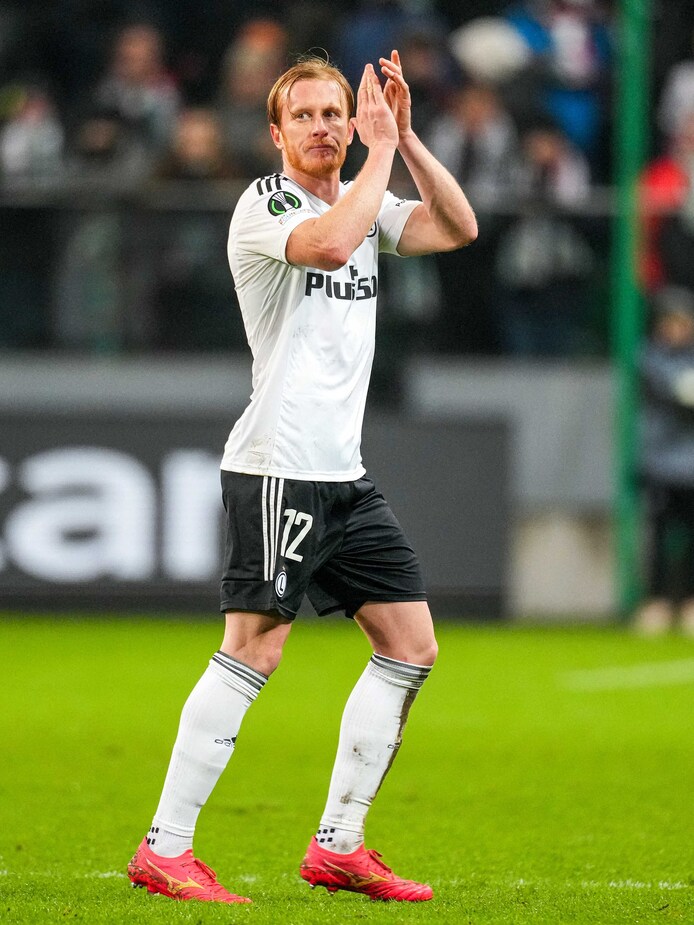 Speler Legia Warschau wil naar rechtszaak komen en AZ-beveiliger als getuige horen | Buitenlands ...