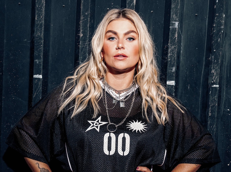 De kledingstijl van Roxeanne Hazes laat zien dat ze in zichzelf gelooft ...
