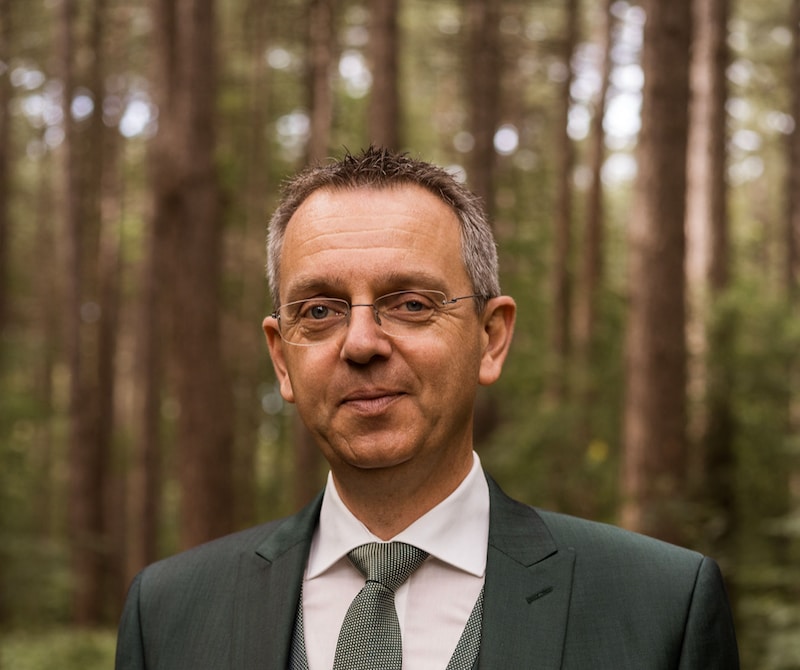 Westlandse koorvereniging Musica strikt dirigent Aldert Fuldner als ...
