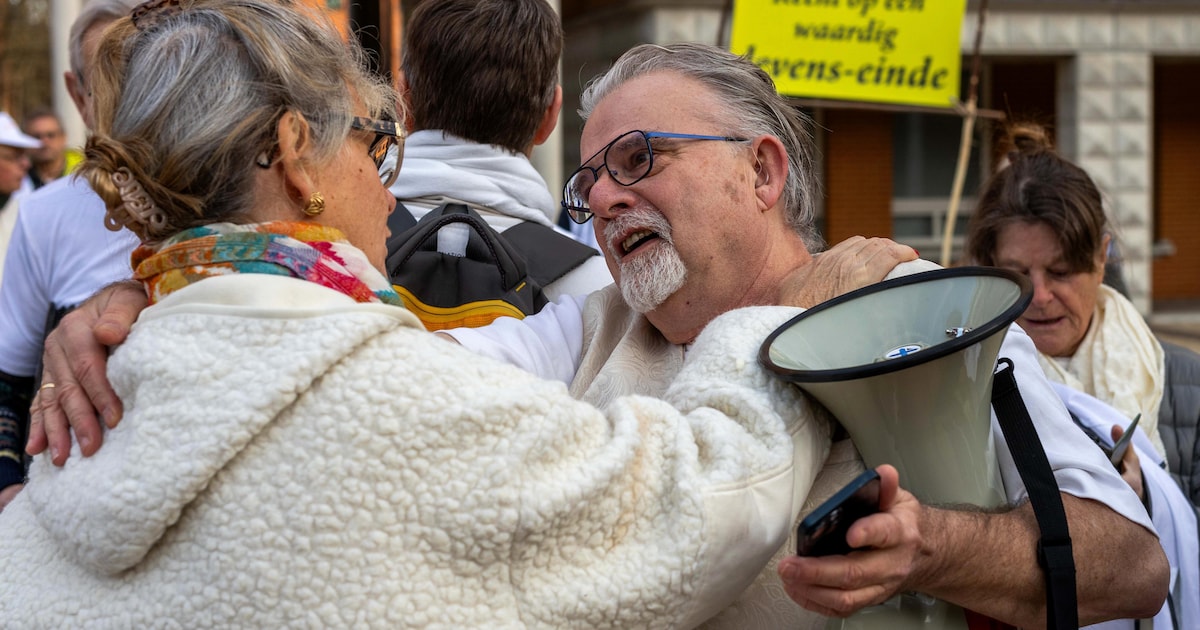 Hans (66) vindt het euthanasiebeleid om te huilen en steunt daarom Wim ...