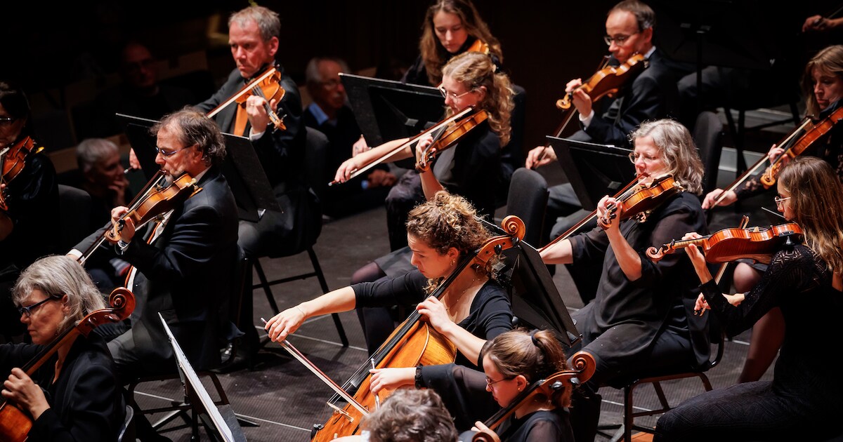 Chef-dirigent Duncan Ward blijft nog wat langer | Tilburg | AD.nl