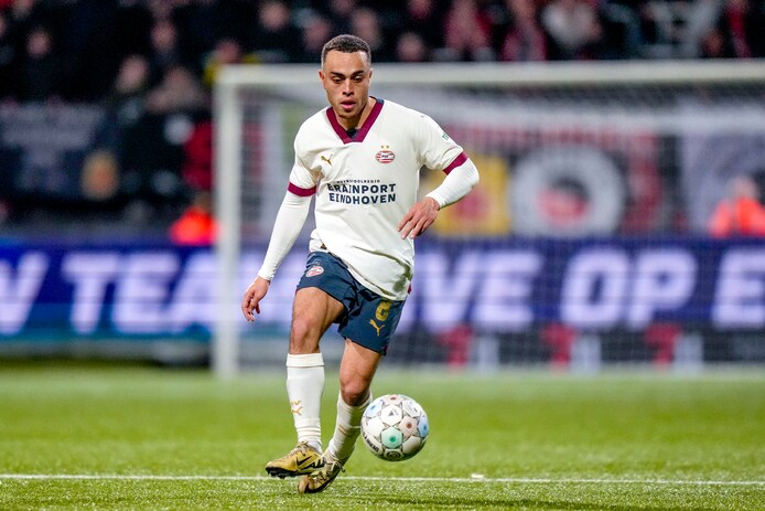 PSV gaat voor de titel, maar dat moet er ook eentje worden met een ...