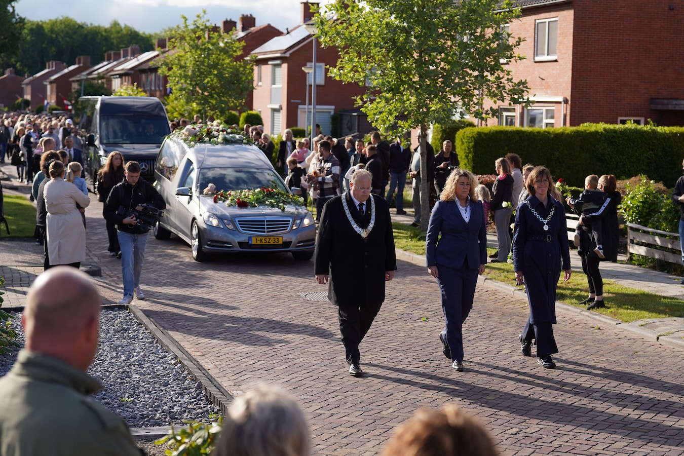 ‘Gentleman’ Jeffrey (10) was lieve broer voor ‘divaatje’ Emma (8 ...