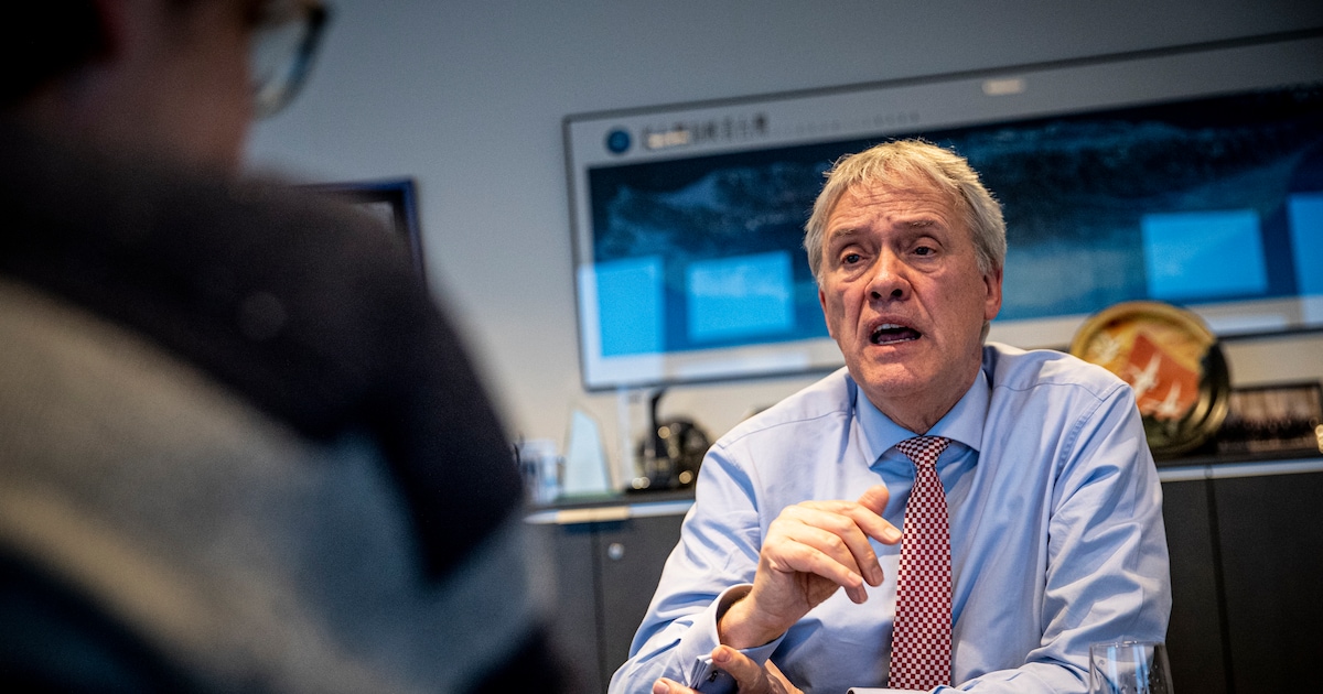 ASML-baas mist visie in Nederland: ‘Het lijkt wel of politici hun hoofd in het zand steken ...