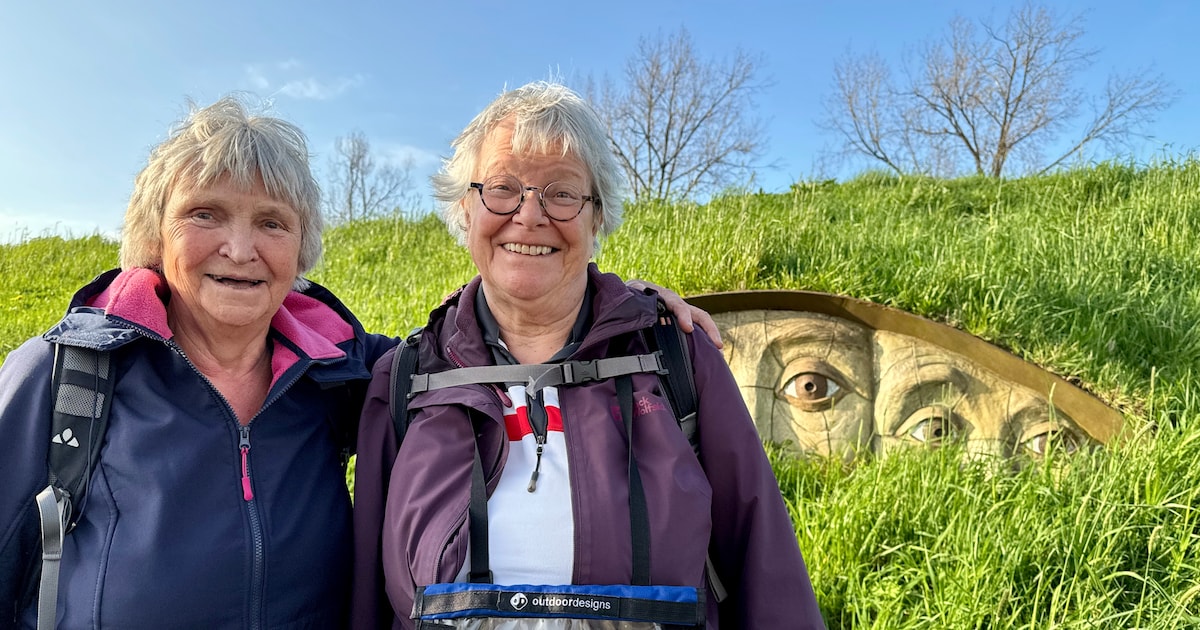 ‘Twee oude wijven’ Ina (75) en Joke (77) draaien hun hand niet om voor ...