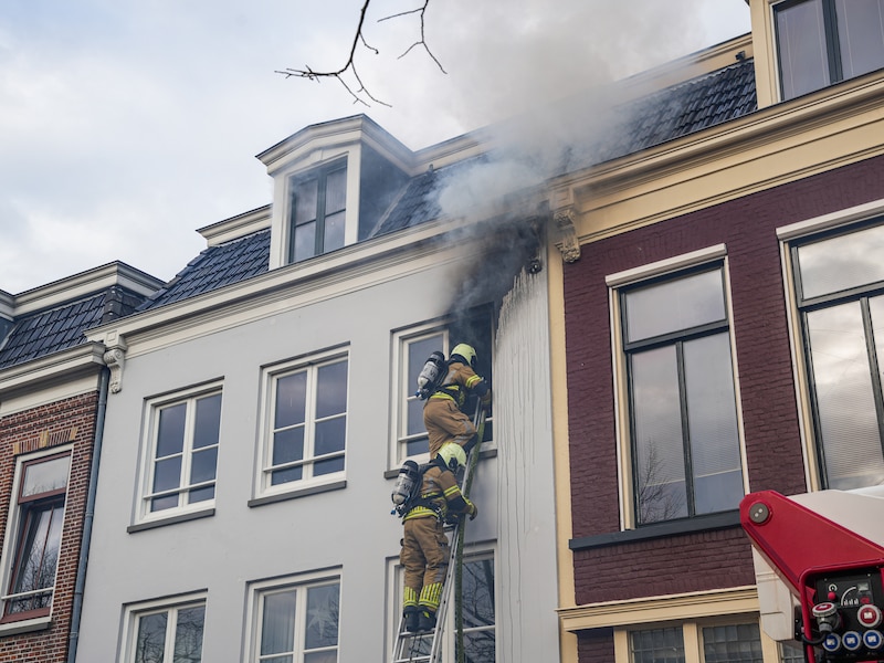 Woningbrand op Voorstreek in Leeuwarden | 112 nieuws Leeuwarden | AD.nl