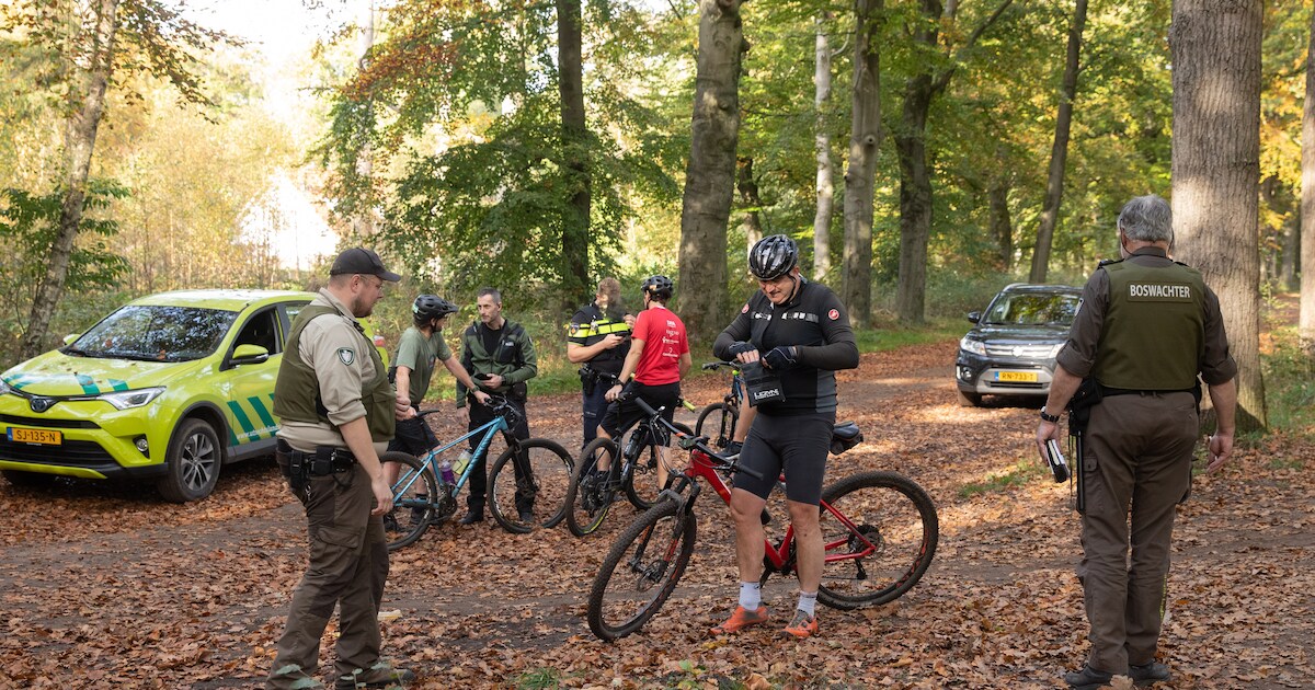 Drie katapulten, twee messen, bijl én een vuurwapen: handhavers vinden ...