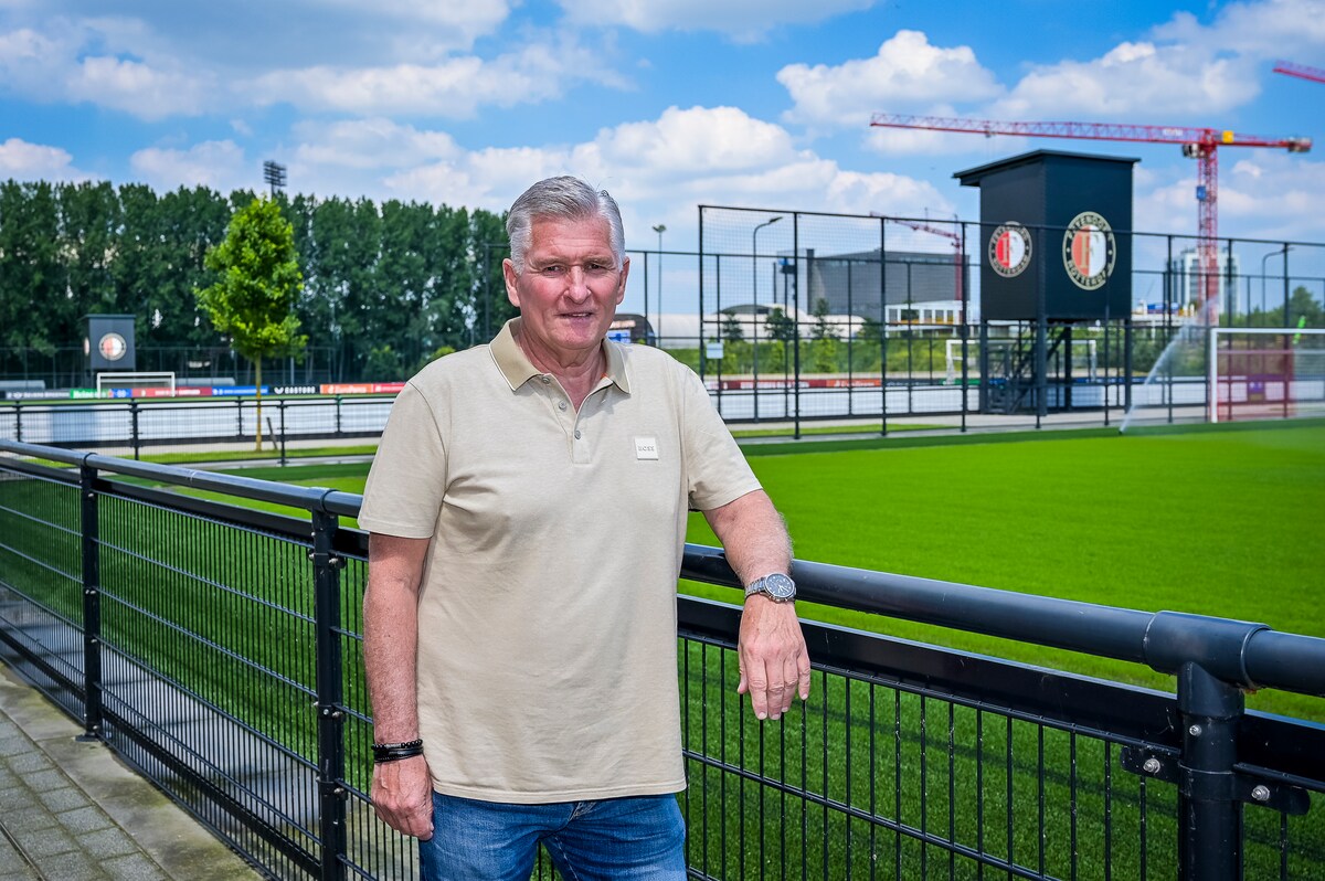 Cor Adriaanse was jeugdtrai­ner van zeven spelers die nu op EK actief ...