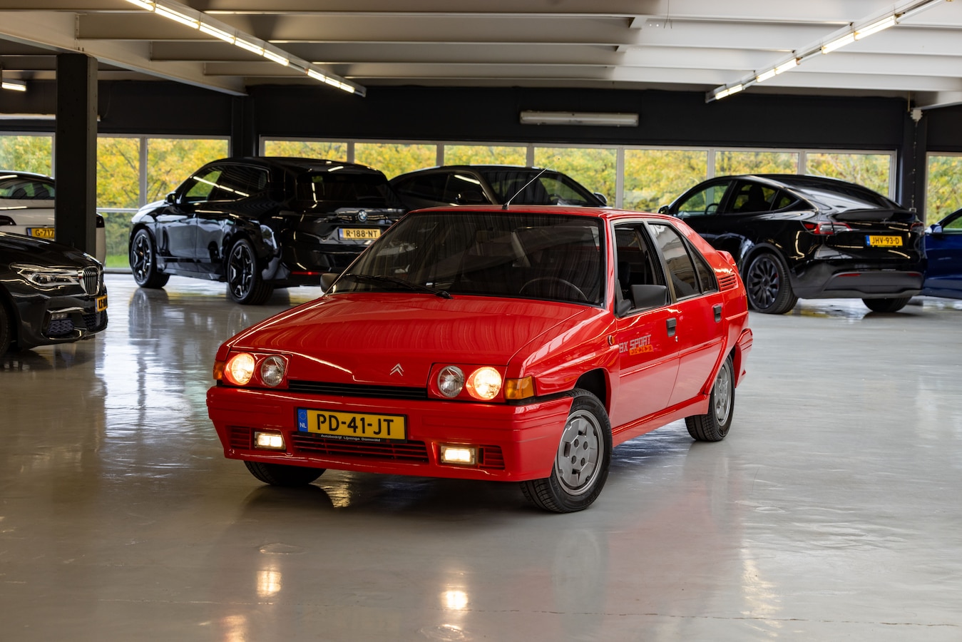 Iconische Flodder-auto staat te koop, maar wel voor een ander prijsje ...