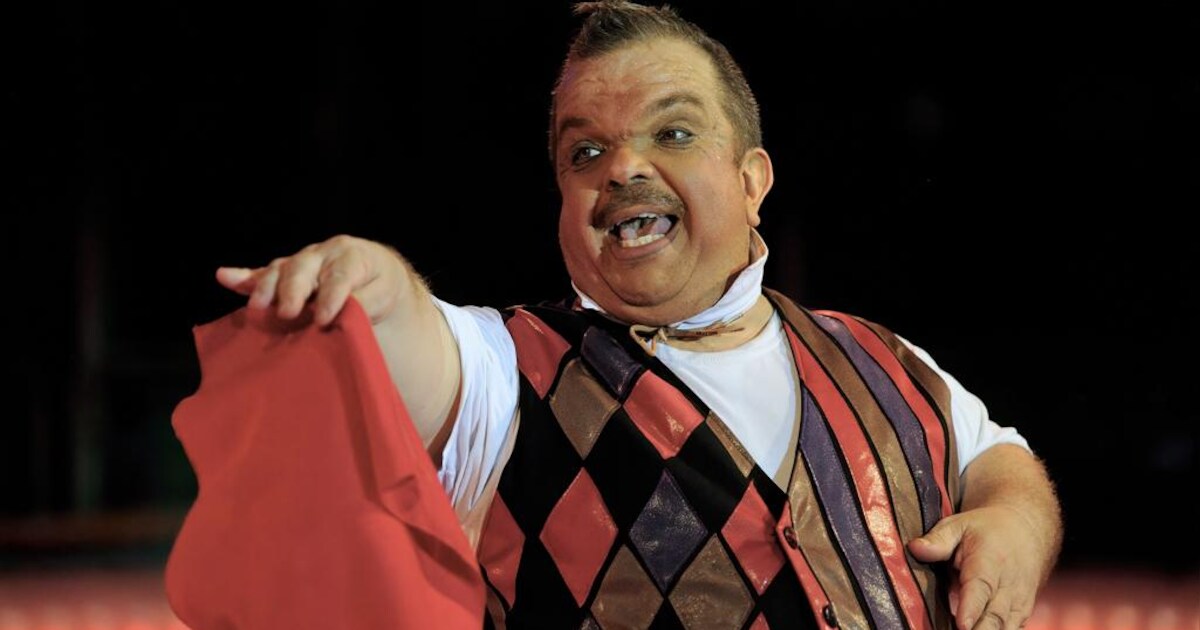 Circus Hollandia met clown Milko, tovenaressen en King Kong strijkt ...