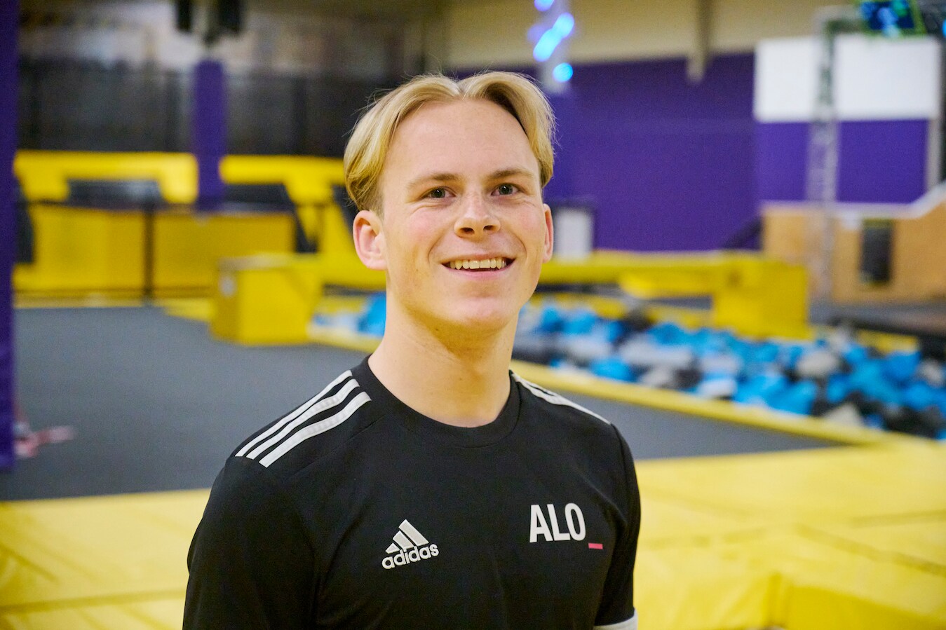 Mislukte salto op paaltje levert gymdocent Jesse (20) plots miljoenen ...