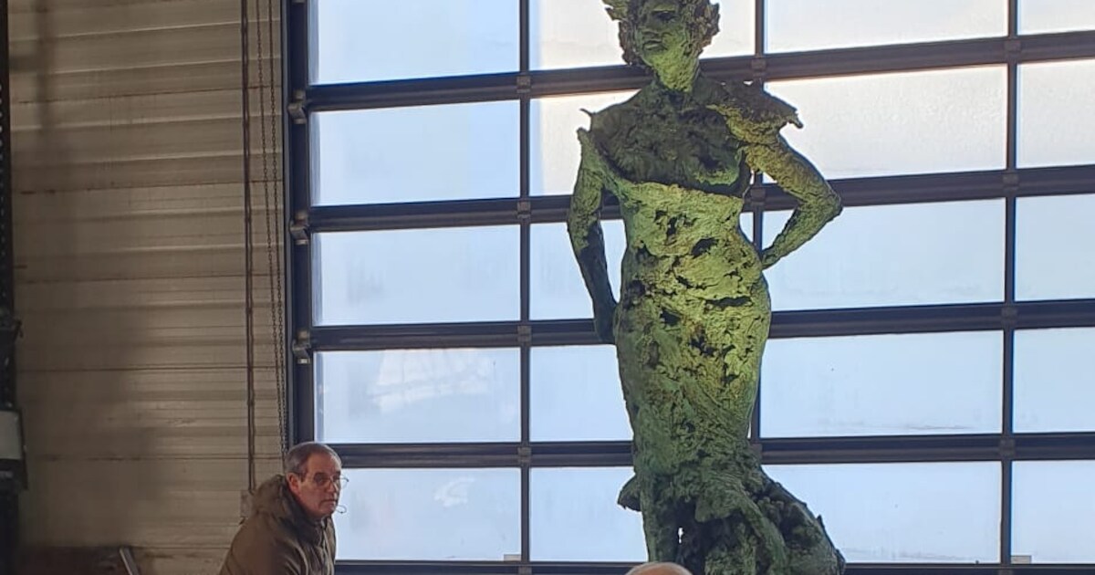 Beeld Gravin Machteld keert dinsdag weer terug op Marktplein in 's ...