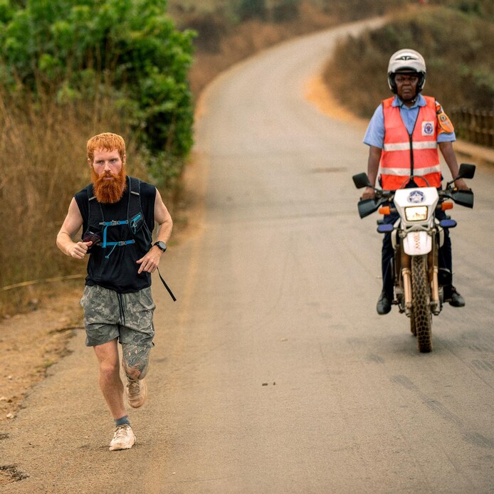 Russ loopt als eerste mens gehele lengte van Afrika: ‘Dacht dat ik ...