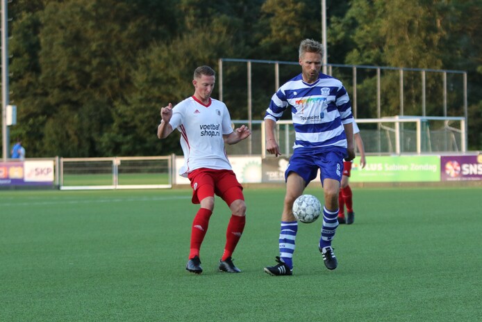 Van Rheenen (35) ‘piept en kraakt’, maar wil het kunststukje van ...