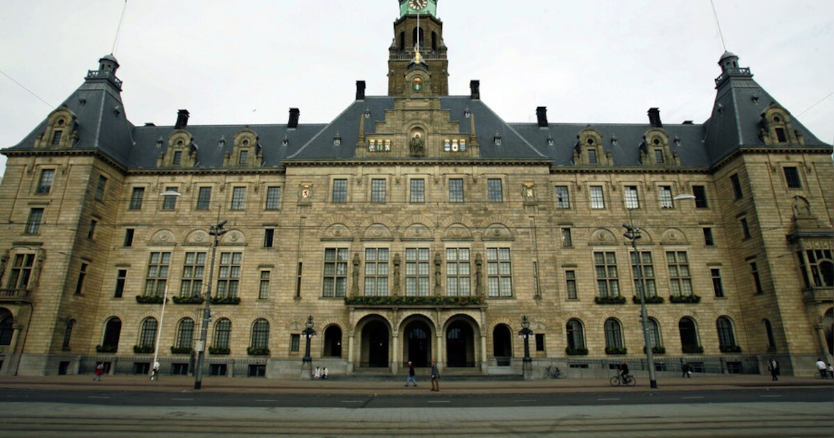 Rotterdamse deelgemeenten zoeken de nooduitgang | Rotterdam | AD.nl